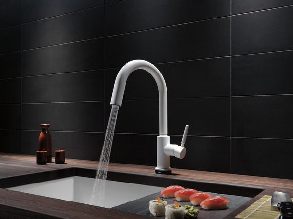 Solna® | SmartTouch® Pull-Down Kitchen Faucet