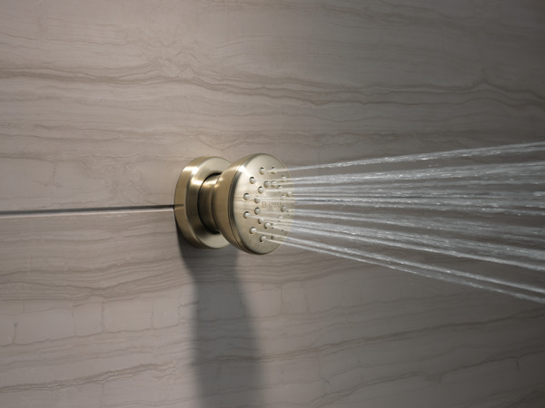 Essential™ Shower Series | Touch-Clean® Round Body Spray