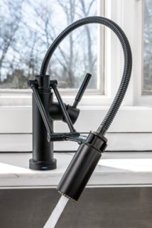 Solna® | Articulating Faucet With Finished Hose