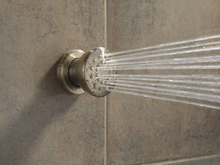 Essential™ Shower Series | Touch-Clean® Round Body Spray